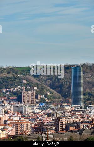 03-07-2025, Bilbao, vue aérienne de biscaye, pays Basque Photo Stock ...