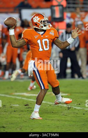04 janvier 2011 : Tajh Boyd #10 en action pendant le football de la ...
