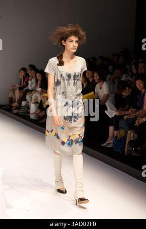03 septembre 2008 - Tokyo, Japon - des mannequins marchent sur la piste ...