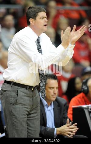 2011 DEC 07 : entraîneur-chef de l'UNLV et ancien joueur de l'UNLV Dave ...