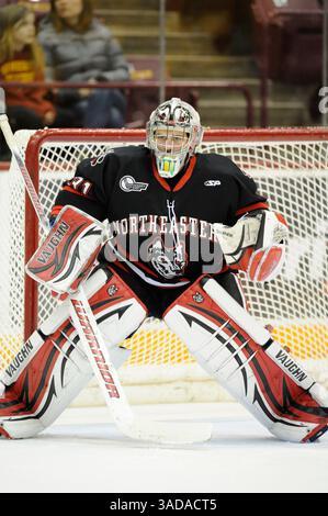 2011 décembre 31 : le gardien du Minnesota Kent Patterson abandonne un ...