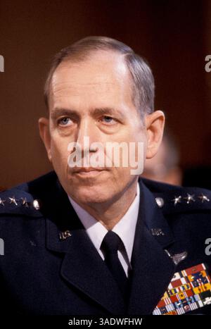 02 février 1987 ; Washington, DC, États-Unis ; le général JOHN WICKHAM ...