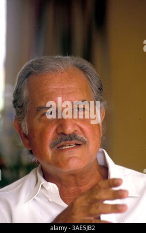 01 août 1992 ; Londres, Royaume-Uni ; auteur mexicain CARLOS FUENTES ...