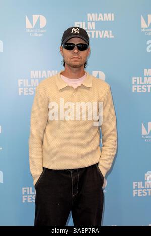 MIAMI, FL-6 AVRIL : Cruxell Maxwell (David Hamzik) est vu lors de la ...