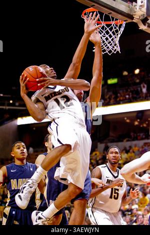 02 décembre 2011 : Marcus Denmon #12 du Missouri en action lors du ...
