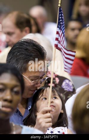 04 juillet 2005 ; Phoenix, AZ, États-Unis ; LIVIA LAU, à gauche, du ...