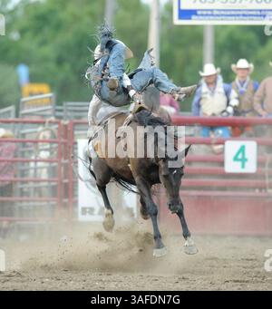 2012 juil 06 : Mason Johnston de Dayton, TX, monte Thin Lizzy pendant ...