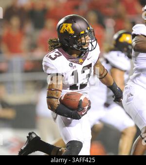 2012 août 30 : Derrick Wells (13) et Keanon Cooper (51) du Minnesota ...