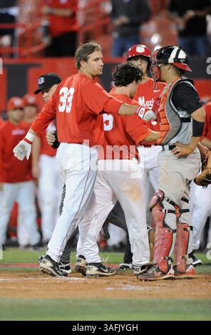 2012 MAI 26 : Alex Allbritton (4) du Nouveau-Mexique, Trey Porras (40 ...