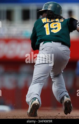 02 juin 2012 : Jemile Weeks #19 des Oakland Athletics en action pendant ...