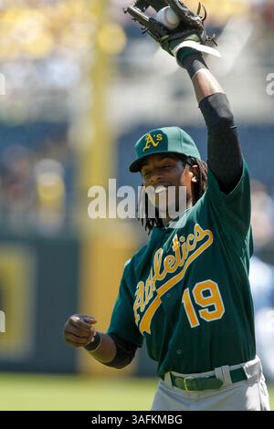 02 juin 2012 : Jemile Weeks #19 des Oakland Athletics en action pendant ...