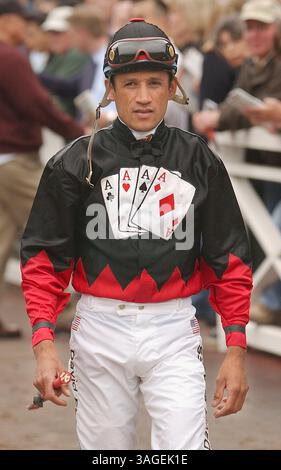 03 avril 2004 ; Arcadia, CA, États-Unis ; jockey DAVID FLORES après le ...