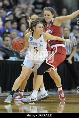 20 mars 2017 : la garde de l'UW Natalie Romeo (5 ans) tente de sortir ...