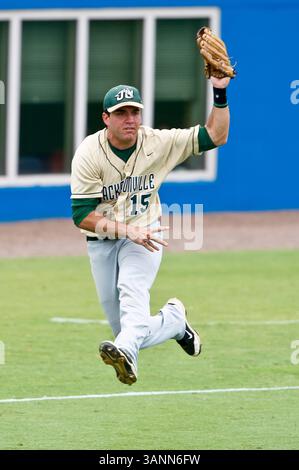 04 juin 2011 : Taylor Ratliff (26 ans), infidieuse des Dolphins de ...