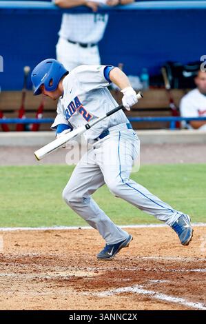 05 juin 2011 : Miami Hurricanes of/INF Zeke DeVoss (7 ans) lors de l ...