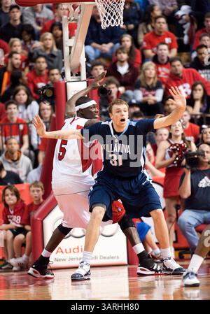 20 janvier 2010 : l'attaquant de Villanova Mouphtaou Yarou (13 ans) et ...