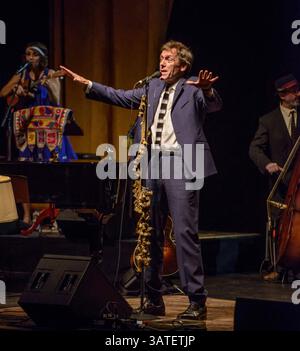 20 octobre 2013 - Toronto, Ontario, Canada - le chanteur, musicien et ...