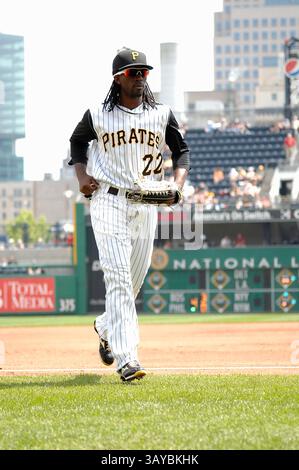 2010 : Andrew McCutchen #22 en action lors du match Pirates vs Braves à ...