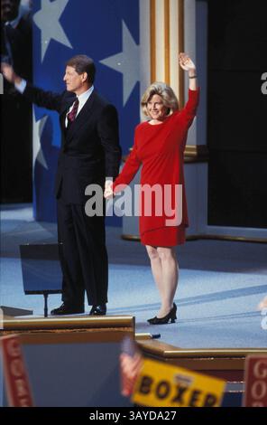 00 décembre 1996 - Al GORE AVEC SA FEMME TIPPER GORE alias Mary ...