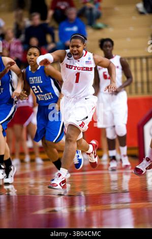 05 décembre 2010 : la garde des Rutgers, Daisha Simmons (12 ans), se ...