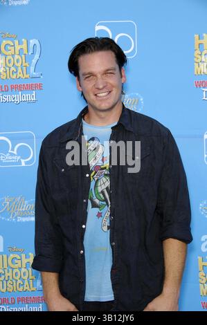 Bart Johnson Disney's 'High School Musical 2' Première Mondiale ...