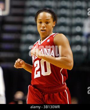 03 mars 2011 : Whitney Lindsay (20 ans), la garde des Hoosiers de l ...