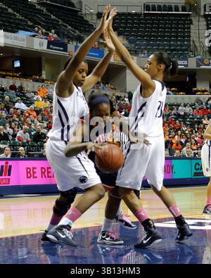 05 mars 2011 : Karisma Penn (00), attaquant l'attaquante Illini de l ...