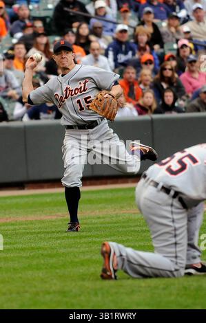 03 octobre 2010 : Brandon Inge #15 pour les Tigers de Détroit ne peut ...
