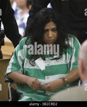 01, 2009 - Sacramento, CA, USA - Maria Wiley (cq-age 65-Red) attend les ...
