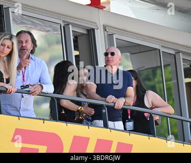Monaco, Jeff Bezos et Lauren Sanchez au Monaco GP 2025. Photo : Jeff ...