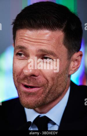 Xabi Alonso lors de sa présentation en tant que nouvel entraîneur-chef ...