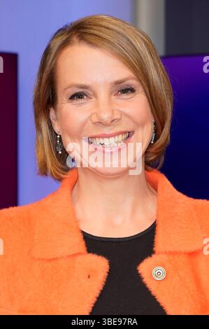 Helene Bubrowski in der ARD-Talkshow maischberger im Studio Berlin ...