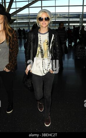 Ashlee Simpson à l'aéroport JFK de New York - 07 janvier 2013 Photo ...