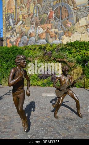 'The Glimmer Twins', une statue des Rolling Stones Sir Mick Jagger et ...