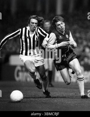 ASTON VILLA V JUVENTUS European Cup match À VILLA PARK 2/3/1983 Tony ...