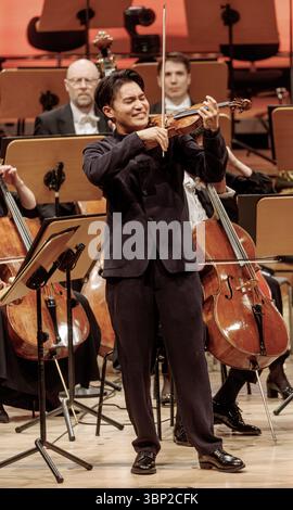 05 juillet 2025, Schleswig-Holstein, Lübeck : le violoniste taïwano ...