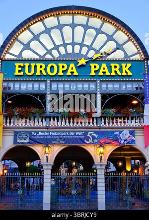 Rust, Allemagne - 11 juillet 2025 : Europa-Park célèbre sa saison de ...