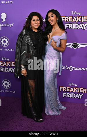 Nisha Ganatra und Maitreyi Ramakrishnan BEI der Weltpremiere des ...