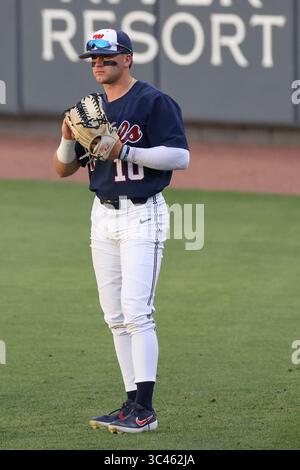 04 juin 2021 : Ole Miss infielder TJ McCants (16 ans) à la batte lors d ...