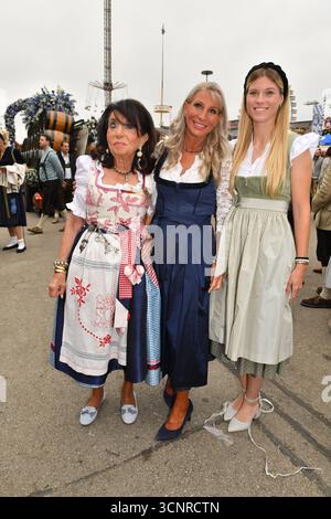 Regine Sixt und Karin Baumüller-Söder / Wiesn 2025 / 3. Wiesntag ...