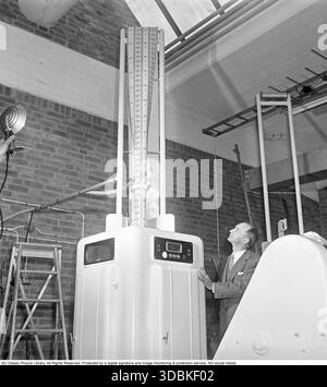 Le premier carton Tetra Pak, un tétraèdre breveté par Ruben Rausing et ...