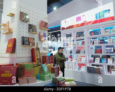 PÉKIN, CHINE - 10 JANVIER 2026 - les lecteurs achètent des livres à la ...