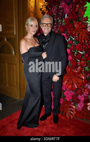 Wolfgang Lippert mit Ehefrau Gesine Lippert beim 18. SemperOpernball ...