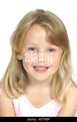 Portrait en gros plan d'une belle fillette de six ans Photo Stock - Alamy