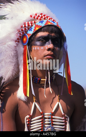 Les autochtones de la réserve indienne Crow lors d'une célébration ...