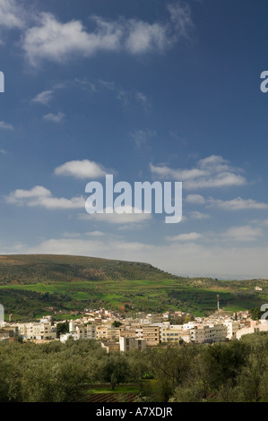 Le Maroc, la région et Sebou : Vue de la ville de SEFROU Berbère située ...