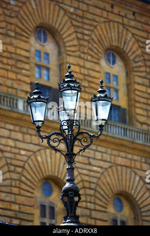Palazzo Strozzi à Florence, Italie. Un palais symétrique qui a commencé ...