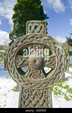 Croix croix gammée sculptée dans une pierre et le Temple de Jupiter, de ...