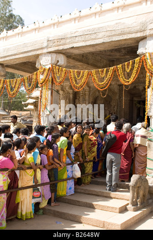 L'un des à Talakkad Lingam sacré au Karnataka. Le Panchalinga festival ...