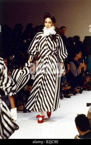 Mode, années 1990, mannequin, tenue vestimentaire, passerelle, automne ...